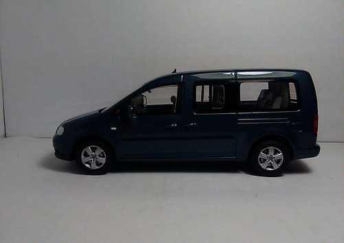 VW caddy maxi life 1:43 minichamps