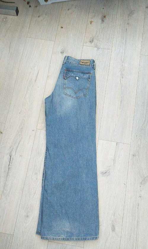 Джинсы Levi's р. 32/32