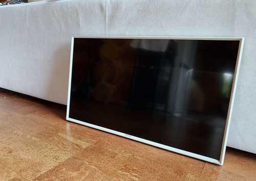 LED телевизор Samsung белый 32’’