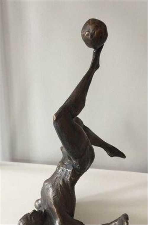 Скульптура Ян Нейман «Футболист» Бронза