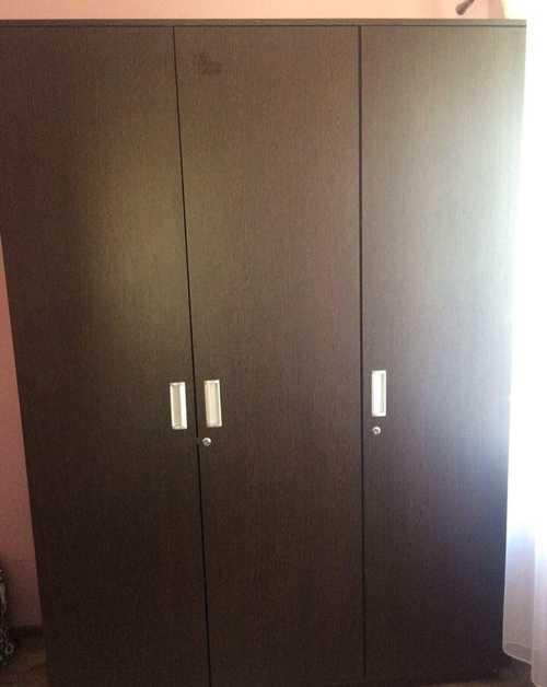 Шкаф трёхстворчатый б/у