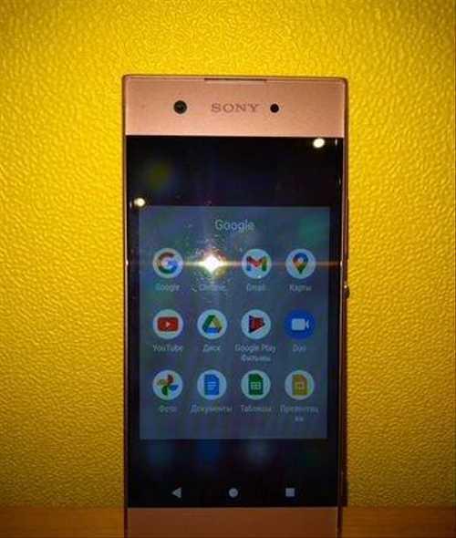 Продам смартфон Sony xperia XA1