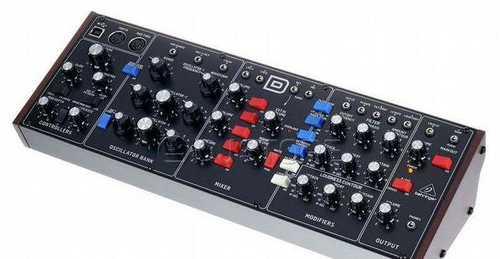 Behringer Model D новый