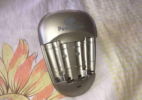 Зарядное устройство для батареек GP PowerBank Quic