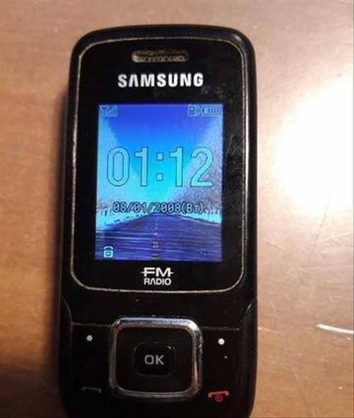 Мобильный телефон кнопочный samsung