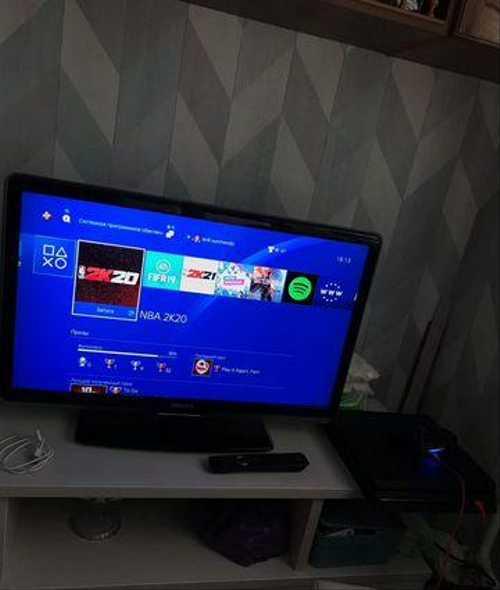 Продам PS 4 Pro 1 tb
