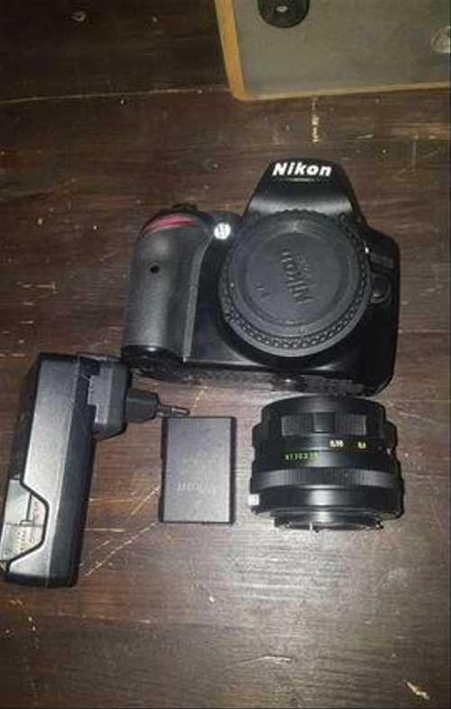 Зеркалка Nikon d3200 с оптикой
