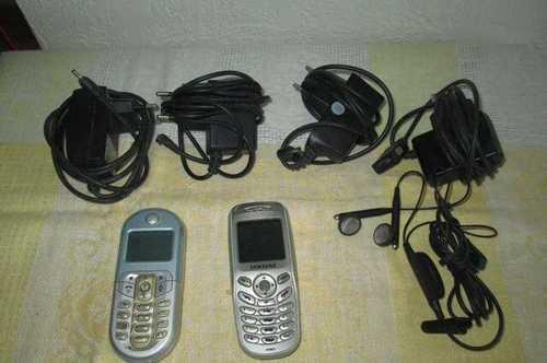 Мобильные ретро телефоны Samsung и Motorola