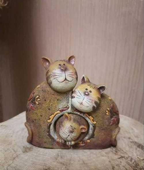 Статуэтка котики семья
