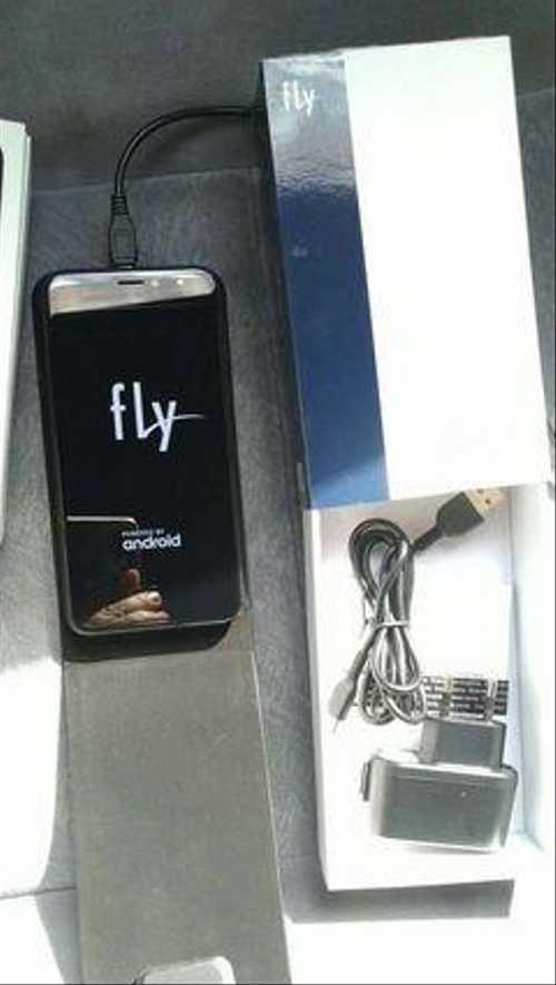 Смартфон Fly FS526 Power Plus 8 гб черный