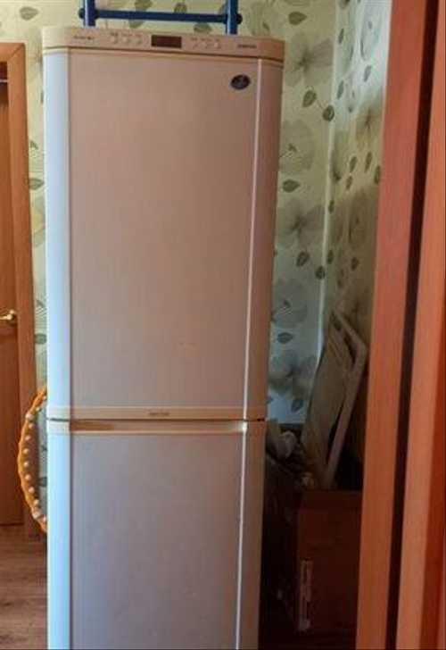 Холодильник Samsung RL33ebsw1
