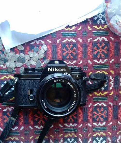 Nikon em