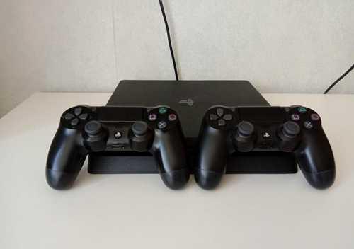 Playstation 4 Slim + много игр