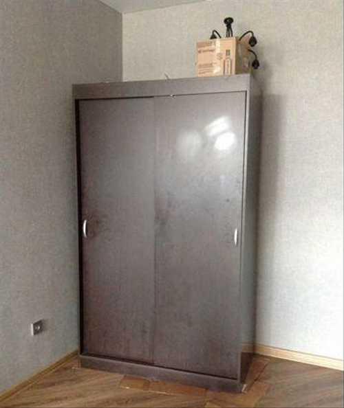 Шкаф