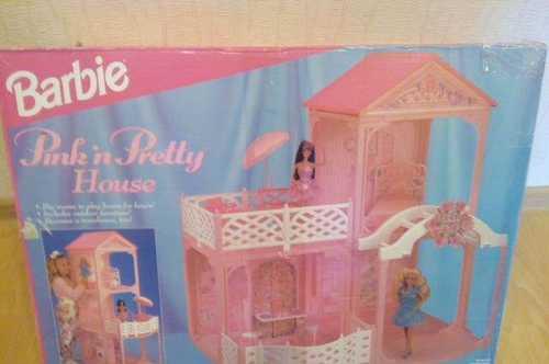 Дом для Барби фирмы"Mattel"оригинал и много мебели