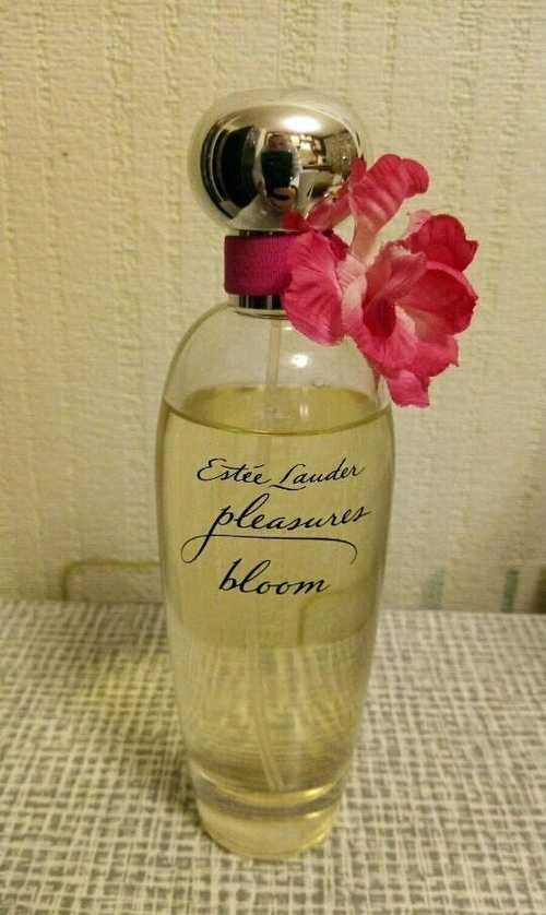 Estee Lauder pleasures bloom