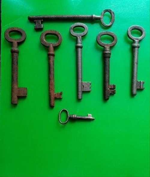 Ключи кованные старинные