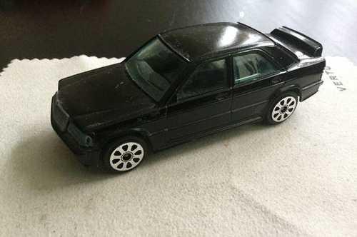 Mercedes benz E190 burago 1:43