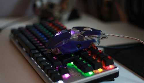 Клавиатура механика и мышь