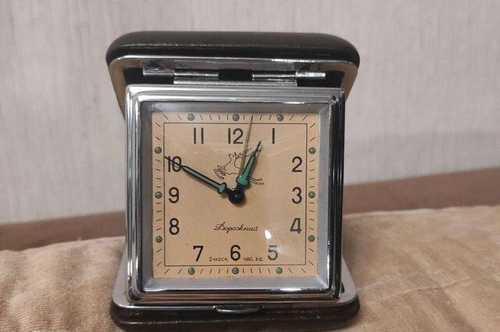 Часы будильник Дорожный СССР