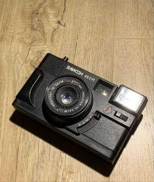 Плёночный фотоаппарат Эликон 35 см