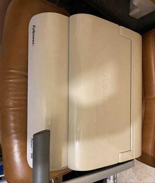 Брошюровщик Fellowes Pulsar+ 300