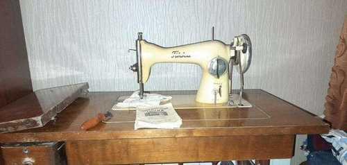 Швейная машина tikka 1957