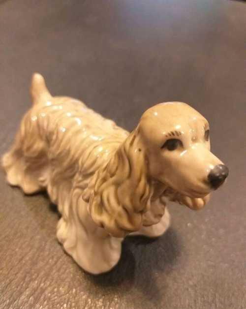 Фарфоровая статуэтка Собака
