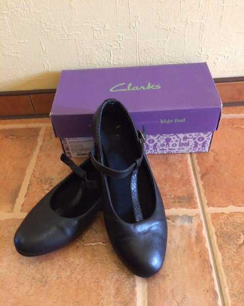 Кожаные туфли Clarks р.35