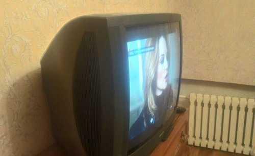 ЭЛТ-телевизор с плоским экраном 28"