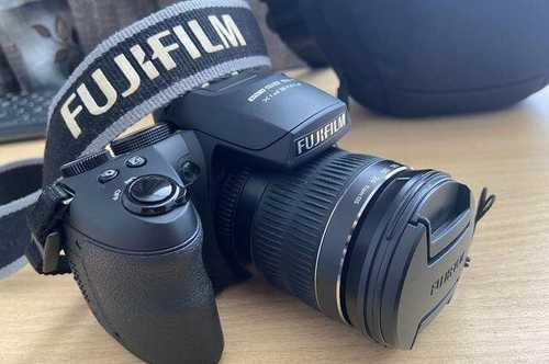 Компактный фотоапарат Fujifilm HS25EXR