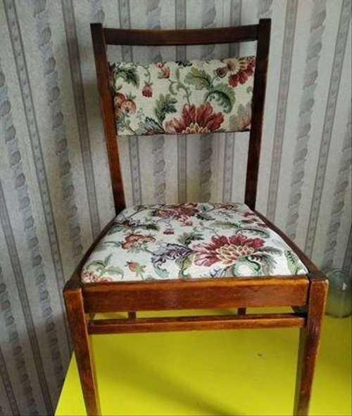 Мягкий стул советских времён реставрированный