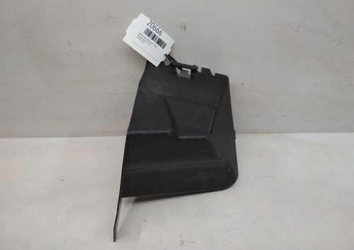 Дефлектор радиатора правый Renault Duster 2010