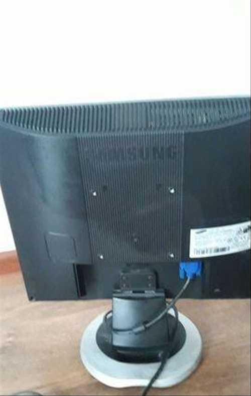 Монитор Samsung SyncMaster 710n