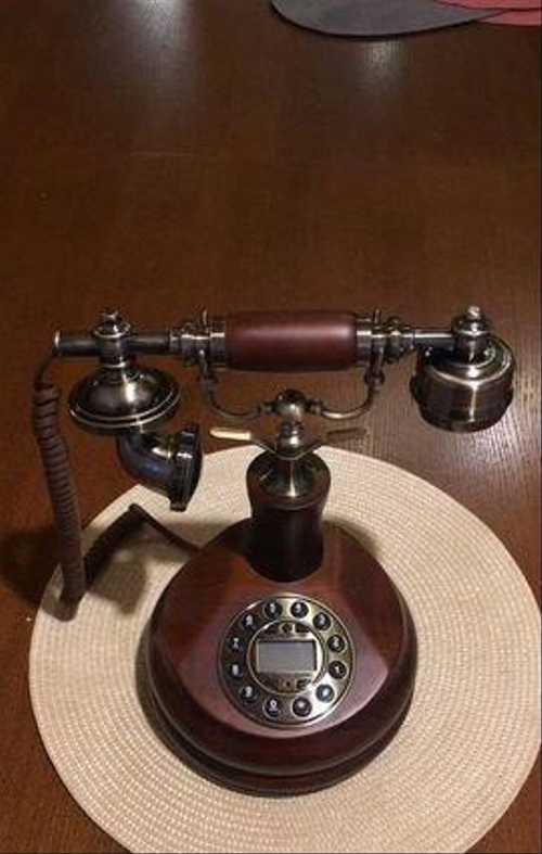 Телефон в ретро стиле