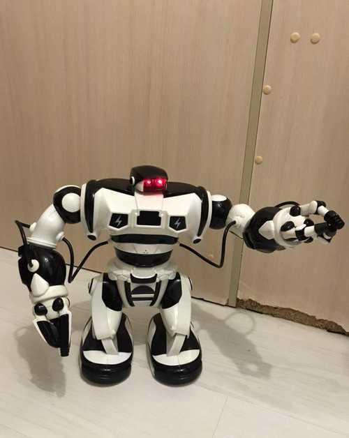 Робот WowWee Robosapien