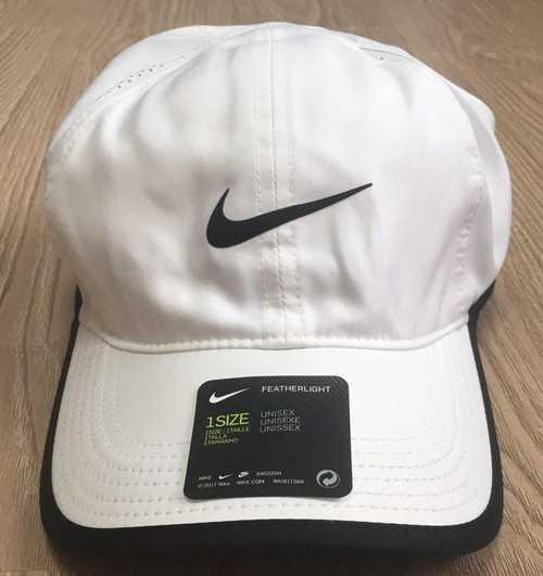 Новая бейсболка Nike Featherlight