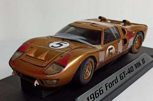 Ford GT40 MK II #5 Shelby Collectibles 1:18