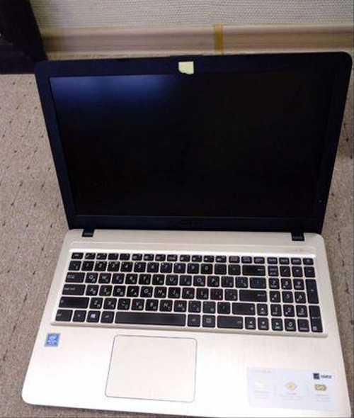 Ноутбук asus D540