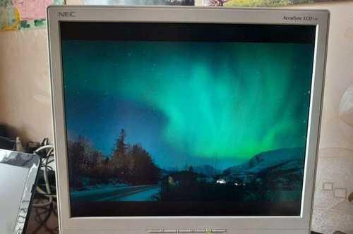 Монитор 17" NEC LCD71V белый