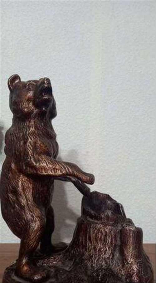 Статуэтка "Медведь у пня"