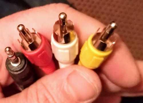 Кабель 3.5 jack на 3 RCA 1 м