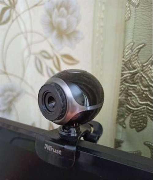 Веб-камера Trust Exis
