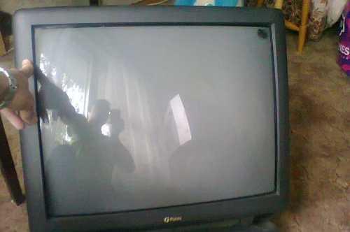 Телевизор 25 лет. Funai-25 телевизор. Телевизор Фунай 14 дюймов. Телевизор Funai 1990. Funai телевизор кинескоп.