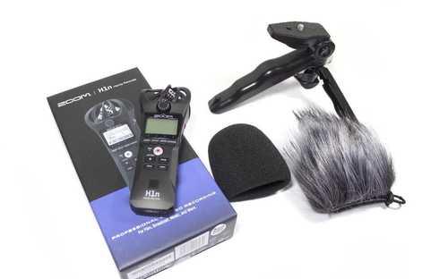 Аудиорекордер Zoom H1n с ветрозащитами и штативом