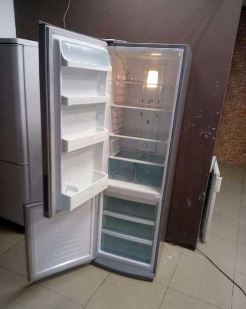 Холодильник серебристый. daewoo no frsot