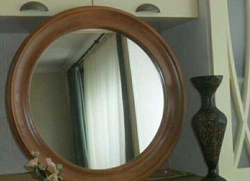 Зеркало круглое. Рама деревянная -из бука