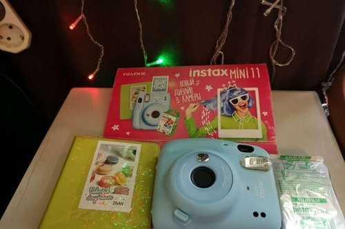 Камера Fujifilm Instax mini 11 с фотоальбомом