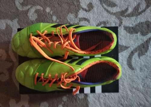 Футбольные бутсы Adidas