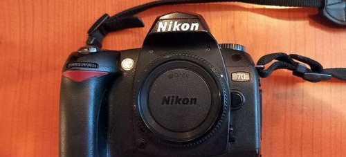 Зеркальный фотоаппарат Nikon D70s Body
